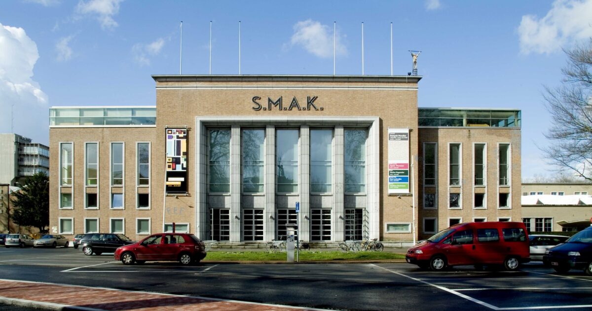 OYO Architects | Study of the SMAK museum